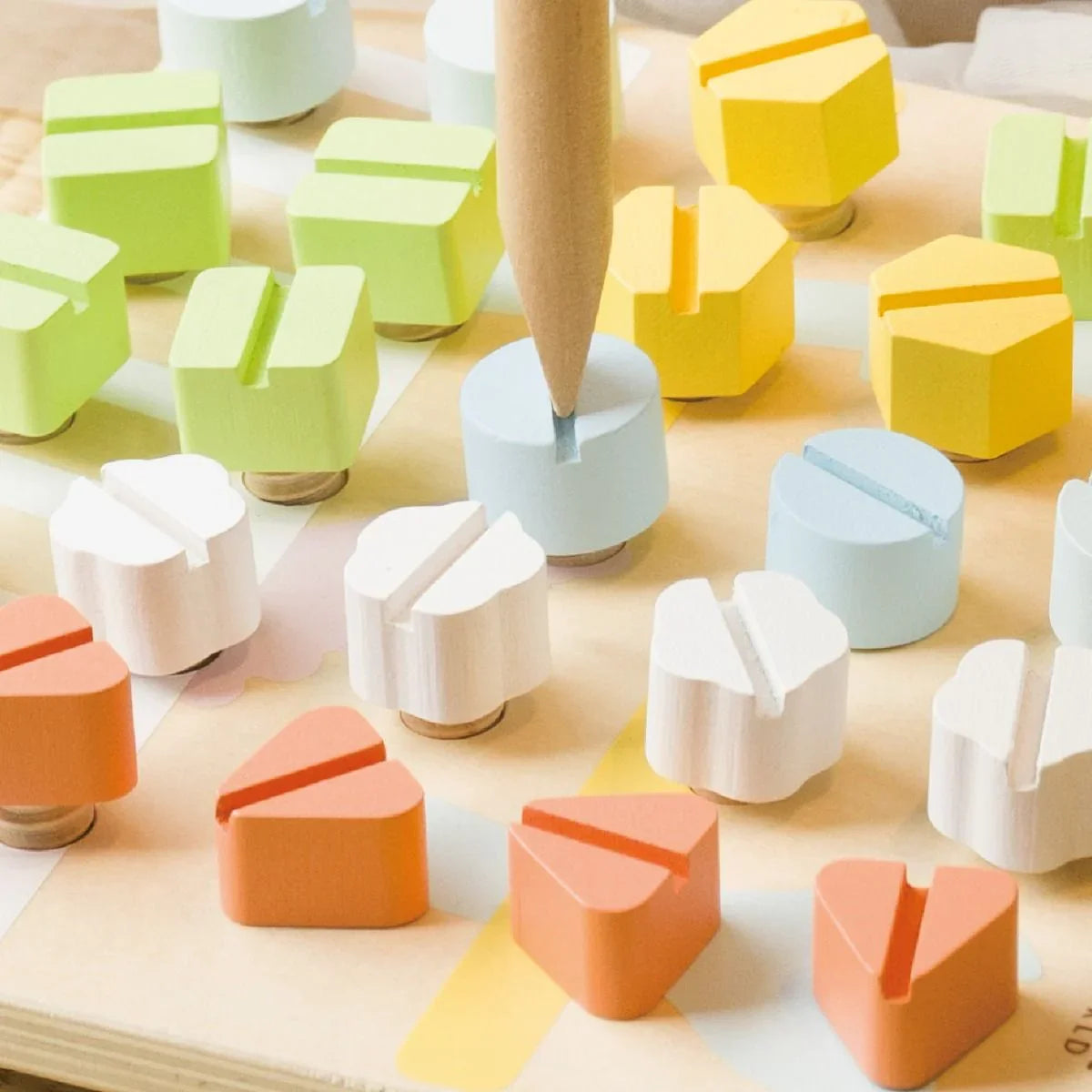 Classic World Screw Board – babycity